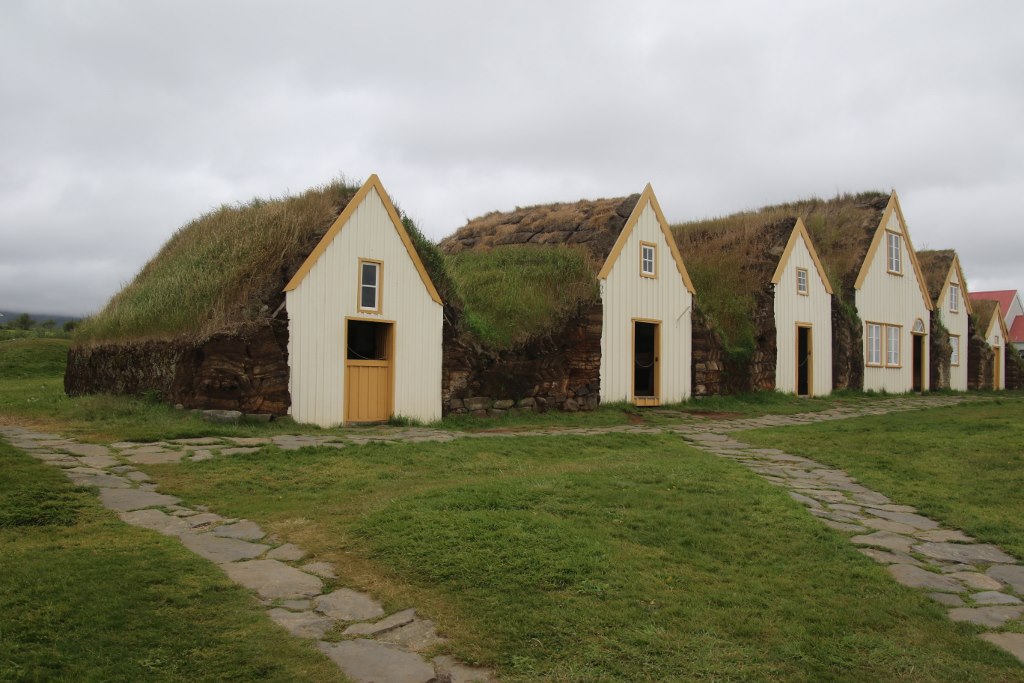 Old turf house – FrejaTravels